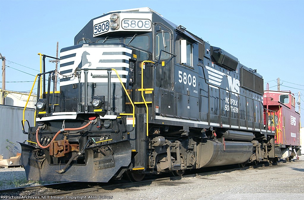 NS GP38-3 5808